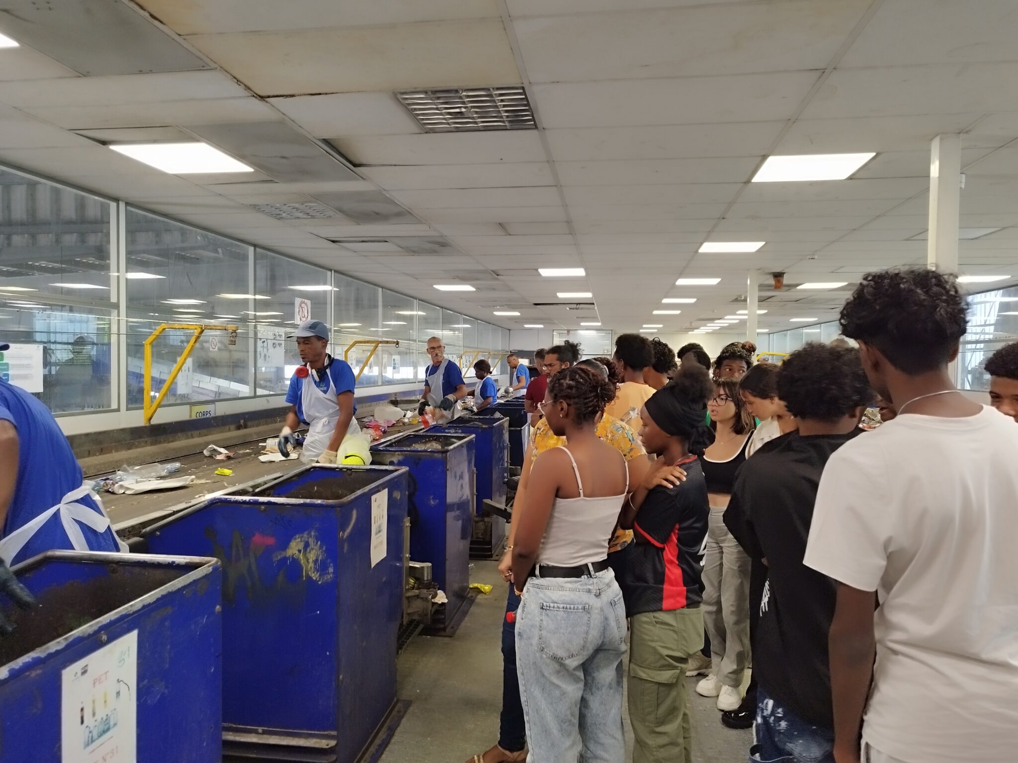 Visite du centre de tri et de valorisation des déchets de Pierrefonds ...